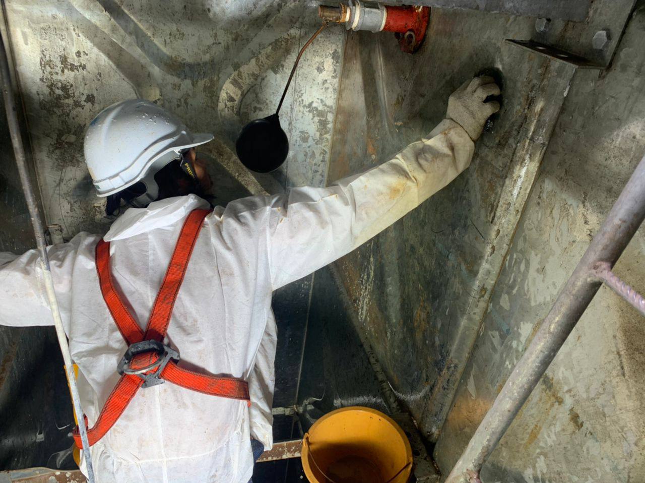 Tank Cleaning Services - 100% Certified and Professional - Myda Risk ...